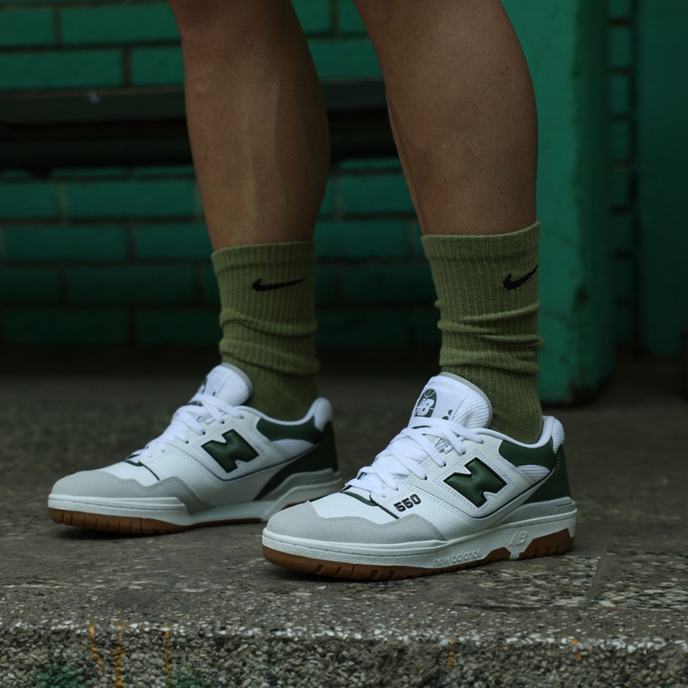 Buzz Sneaker Station - Suntem o echipa | BuzzSneakers Romania